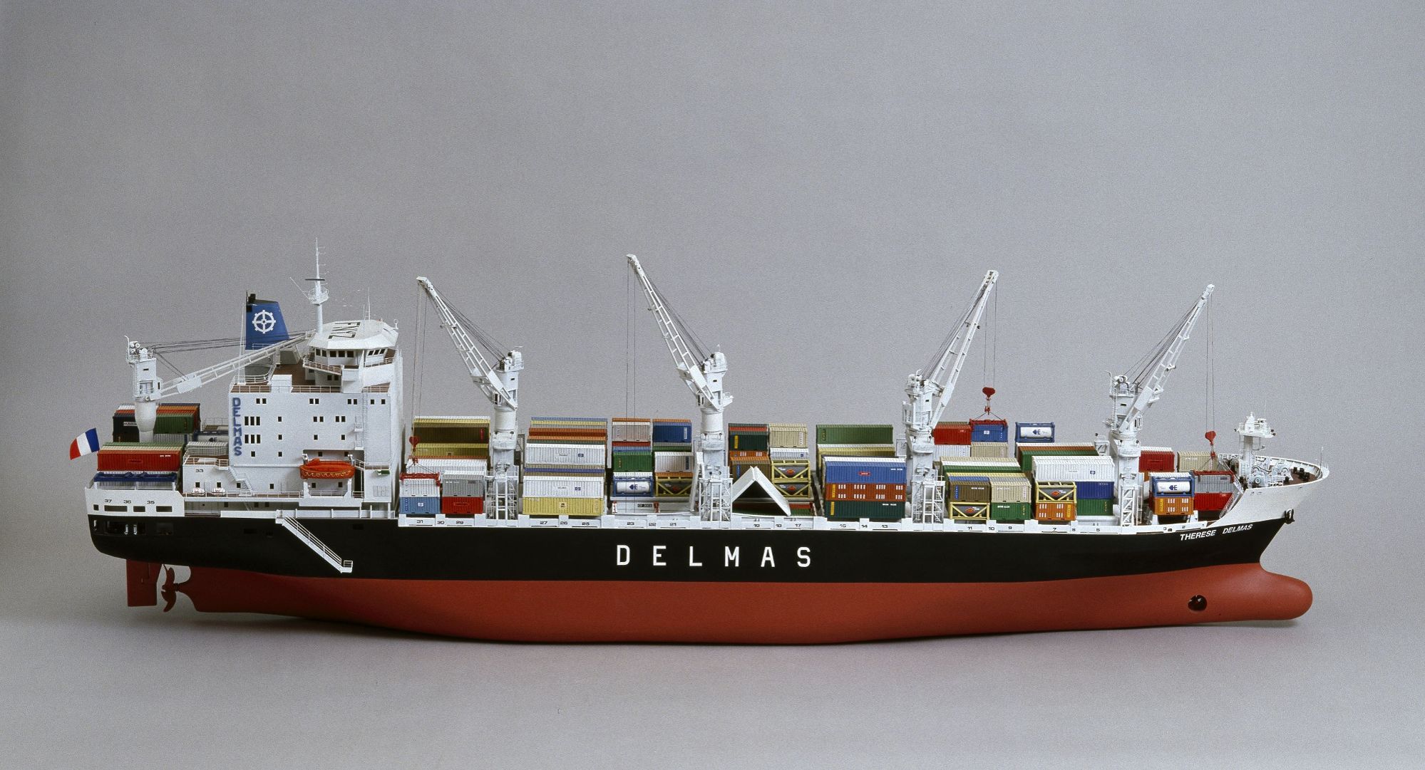 ماکت کشتی باری، DELMAS از جنس چوب طول تقریبی 112 سانتی متر